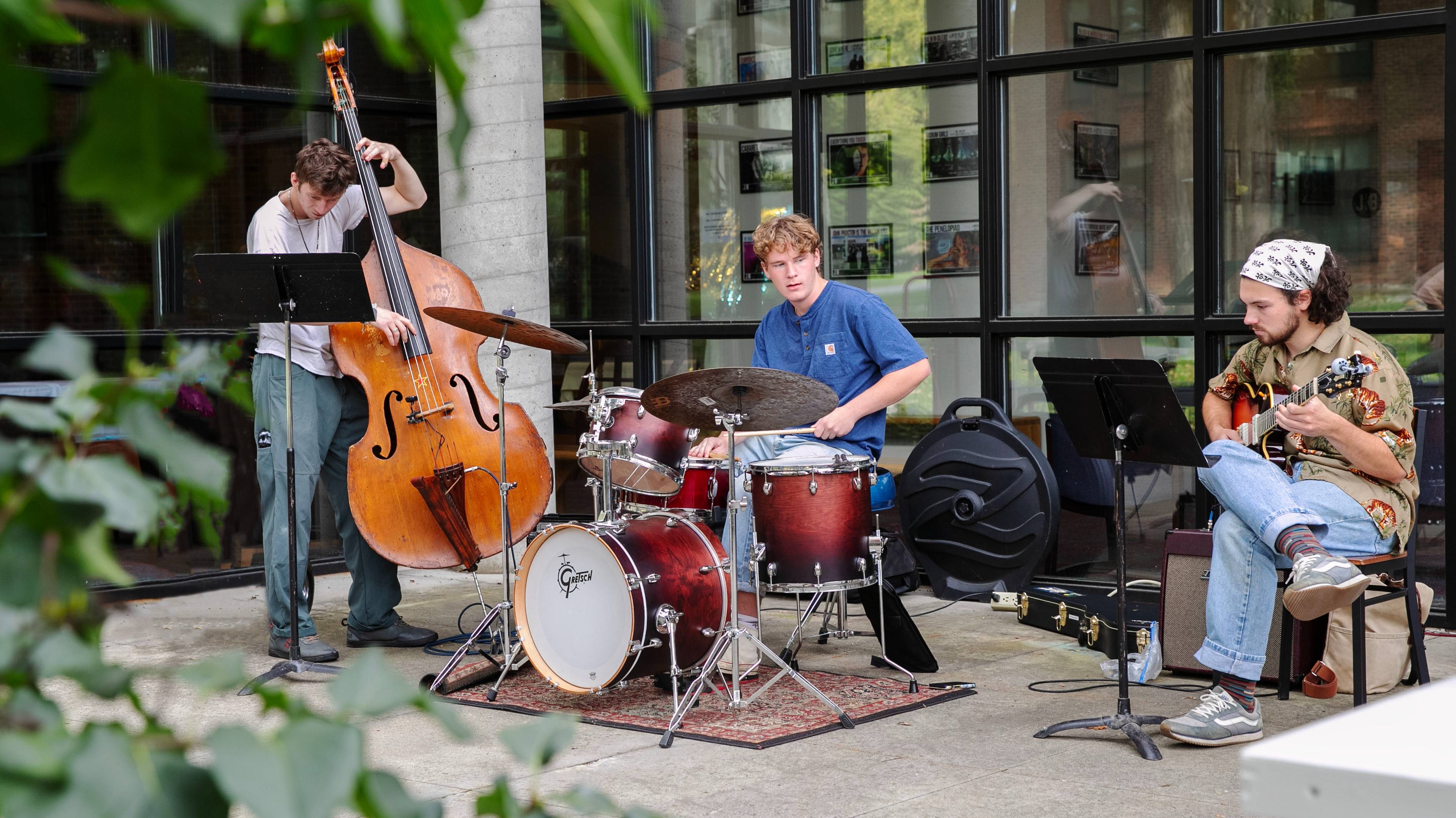 Photo essay: Colorful foliage and talents on display this fall